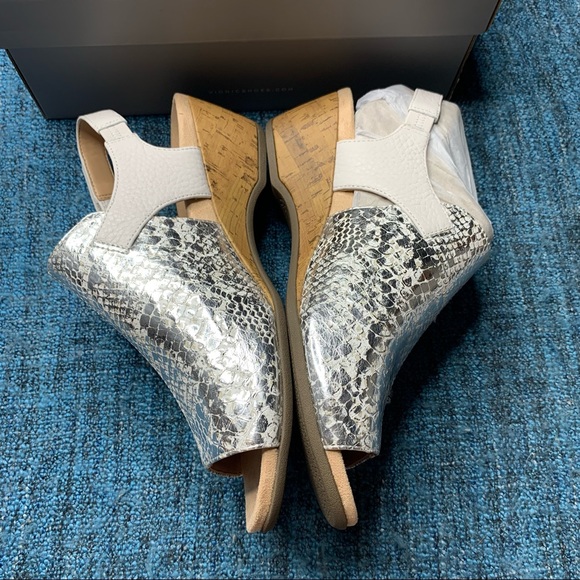 Vionic | Shoes | Vionic Paradise Tatiana Snake Print Peep Toe Wedge ...